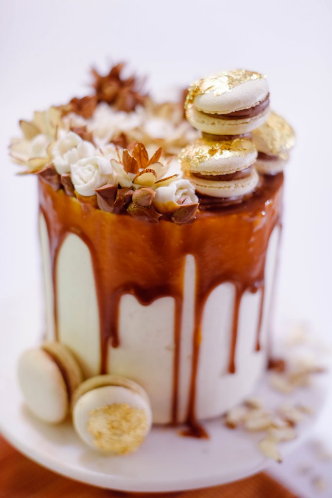 Maple Caramel Spice Cake - American Cake Decorating