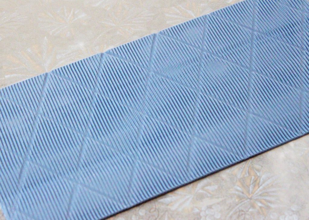 Smocking Fondant Texture 07 - American Cake Decorating